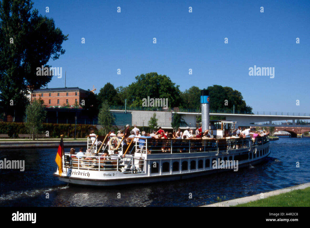 River spree boat hi-res stock photography and images - Alamy