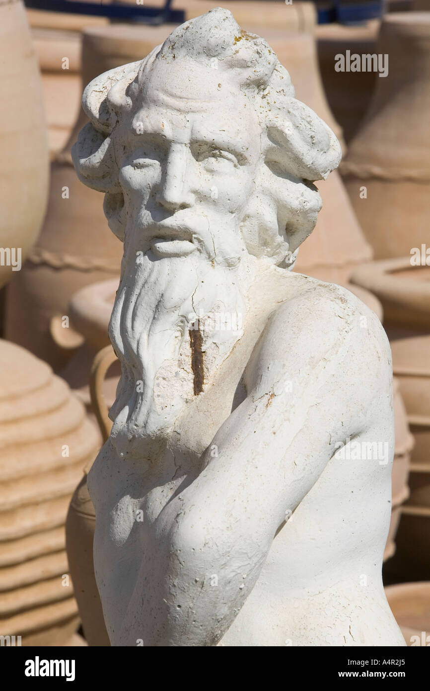 Small terracotta statue hi-res stock photography and images - Alamy