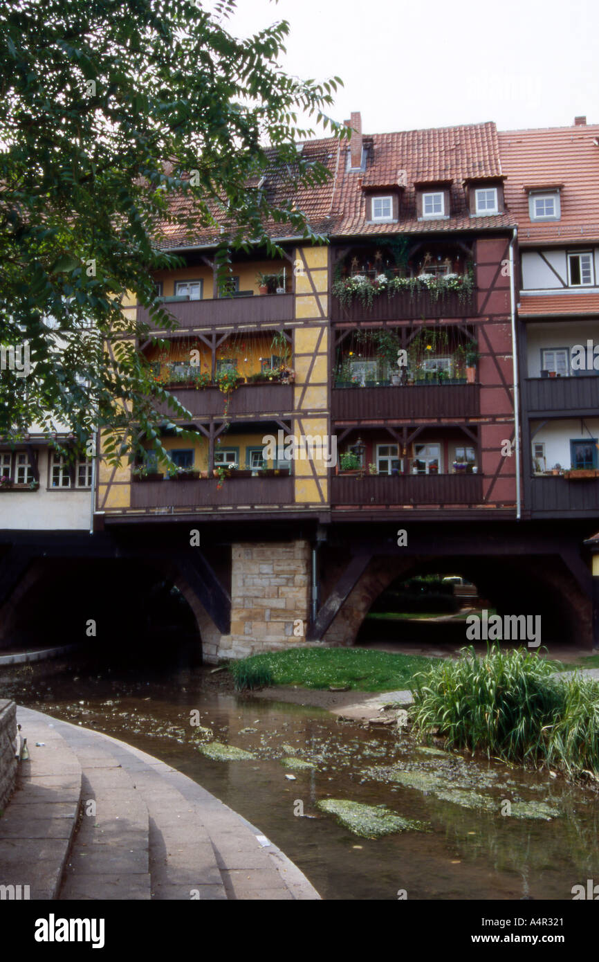Rear view, buildings on Merchants bridge or Krämerbrücke, Erfurt ...