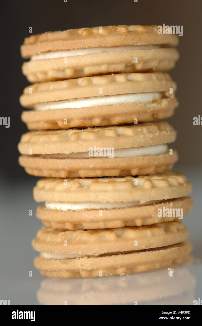 Crunch cream biscuits hi-res stock photography and images - Alamy