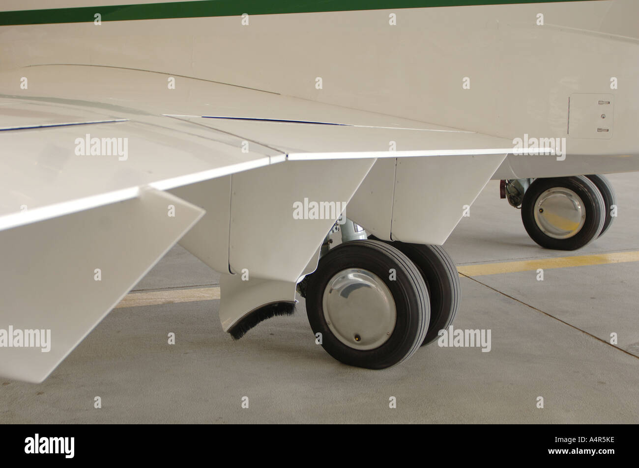 landing gear, wheels of an aircraft Stock Photo - Alamy