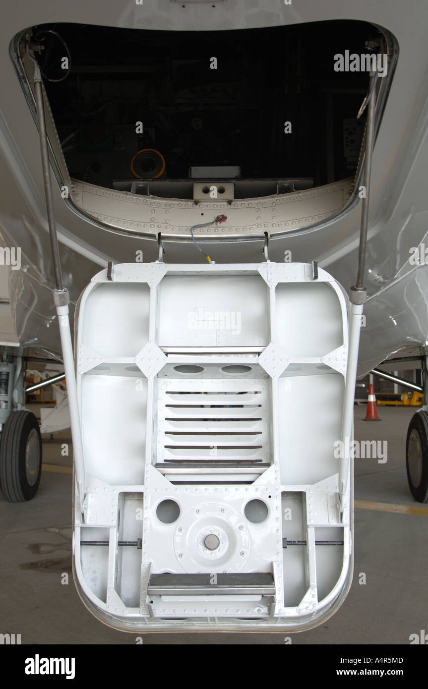 Aircraft stairs hi-res stock photography and images - Alamy