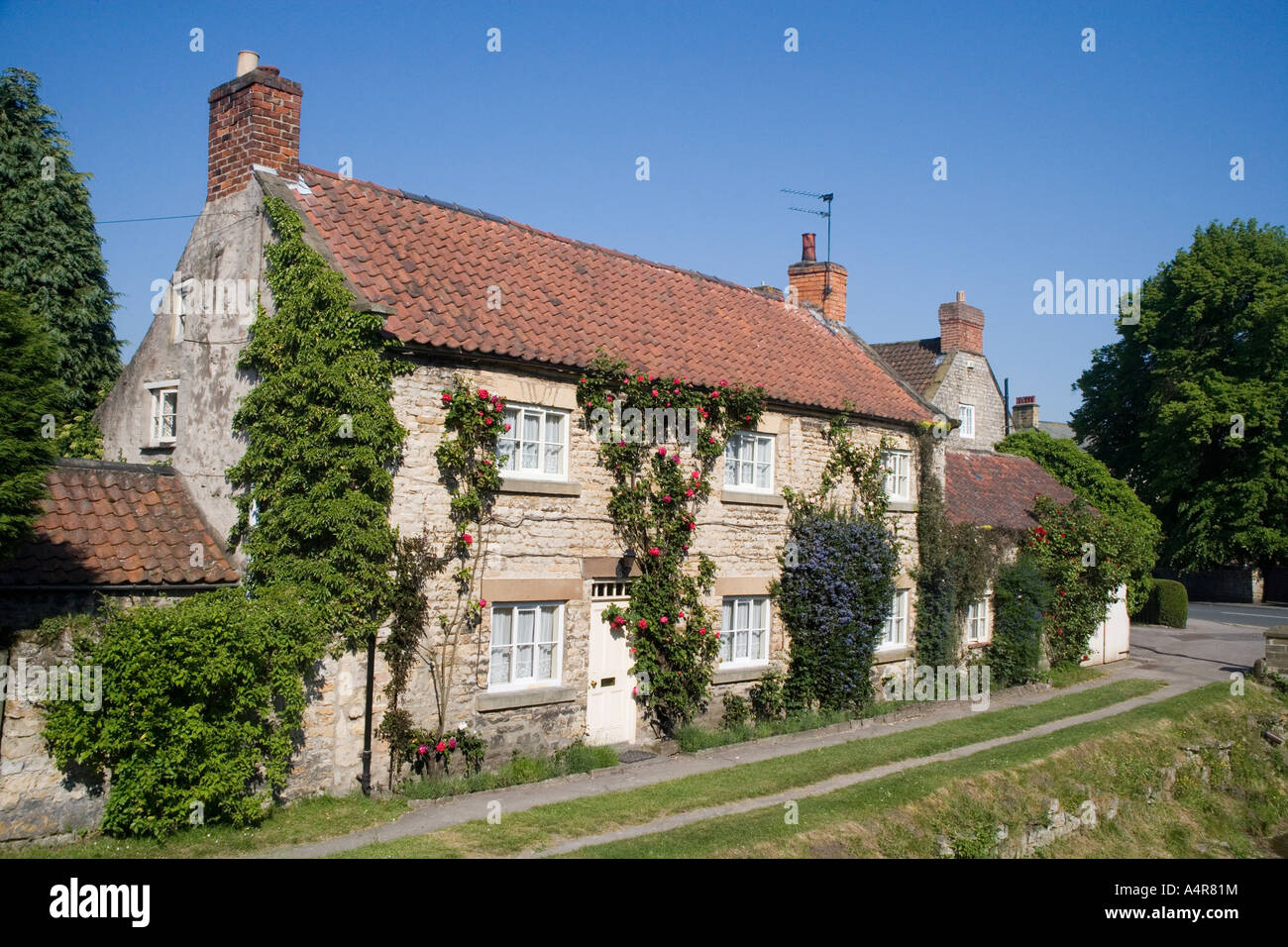 Country cottage in Helmsley North Yorkshire England UK Stock Photo - Alamy
