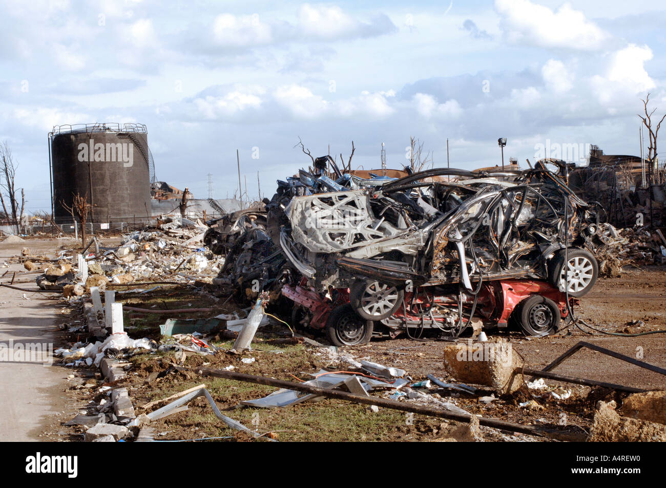 damage to business park next to the buncefield oil terminal hemel ...