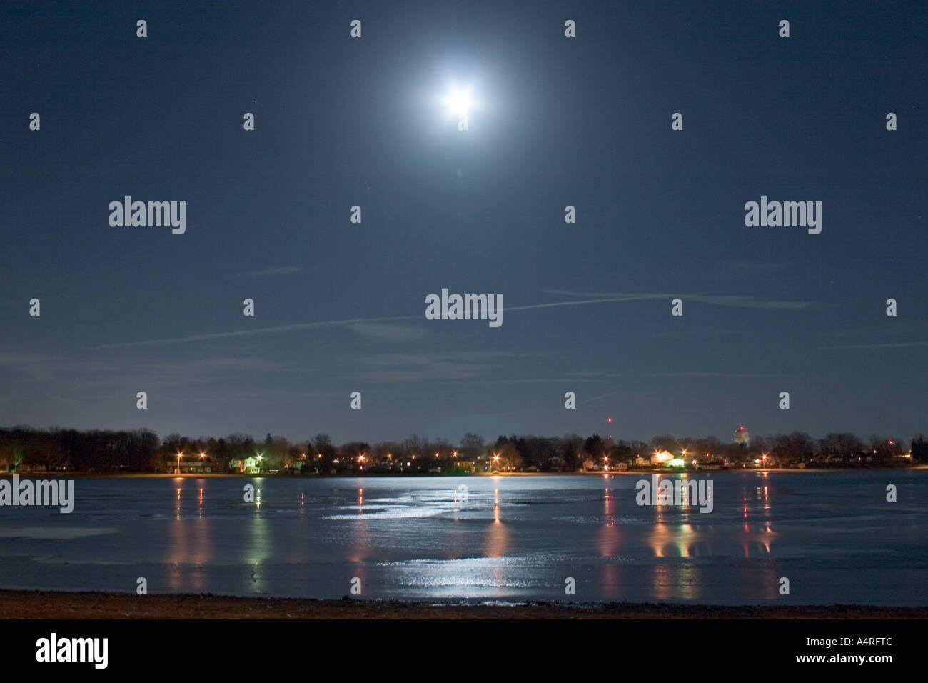 Bright moon stars on lake hi-res stock photography and images - Alamy