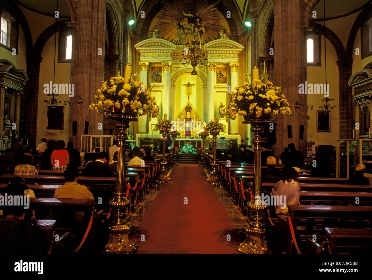 Roman Catholic mass, parish church, Cathedral, Roman Catholic church ...