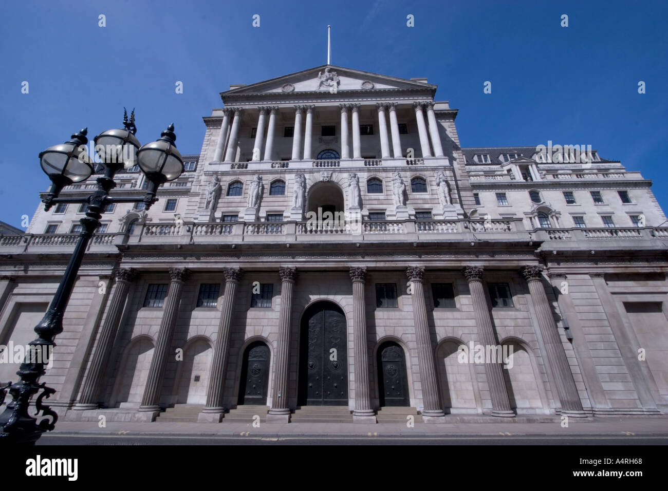 Bank of England Threadneedle Street exterior Stock Photo - Alamy