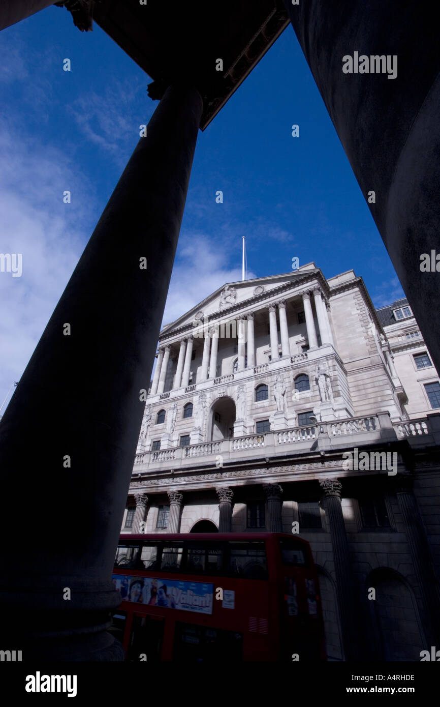 Threadneedle street national bank hi-res stock photography and images ...