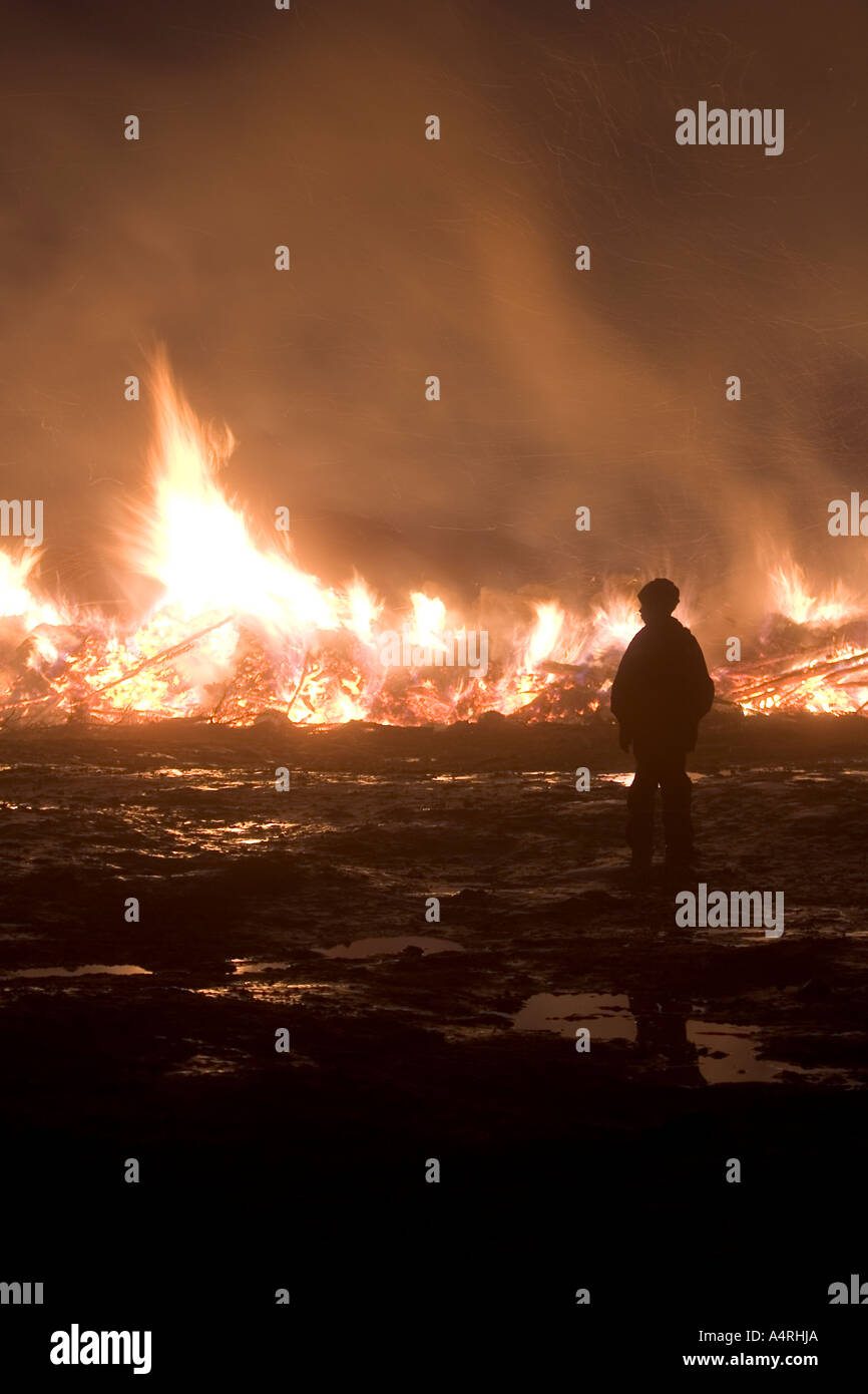 Silhouette standing near fire hi-res stock photography and images - Alamy
