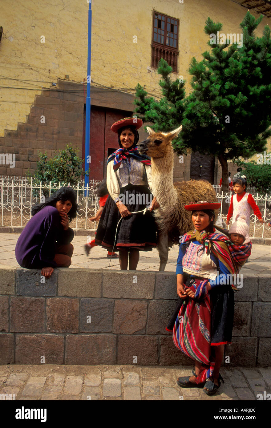 Peruvians Peruvian ethnic Quechua Indians people person females women ...