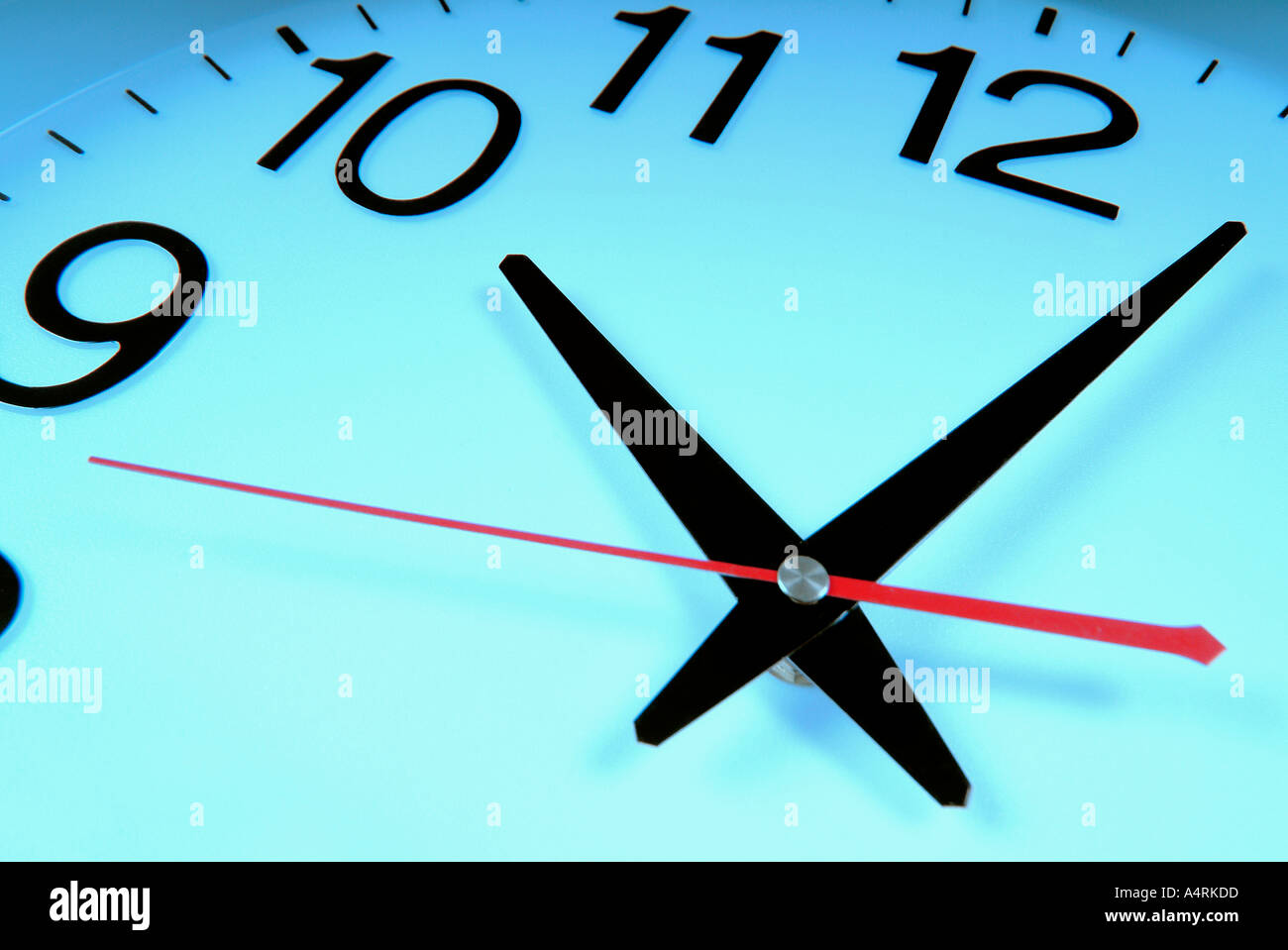 clock watch Uhr Wanduhr analog Stock Photo - Alamy