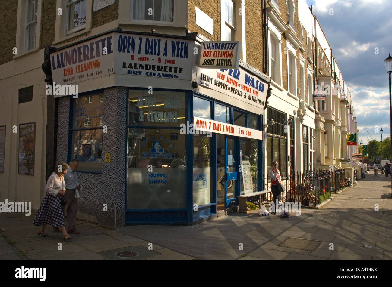London laundrette hi-res stock photography and images - Alamy