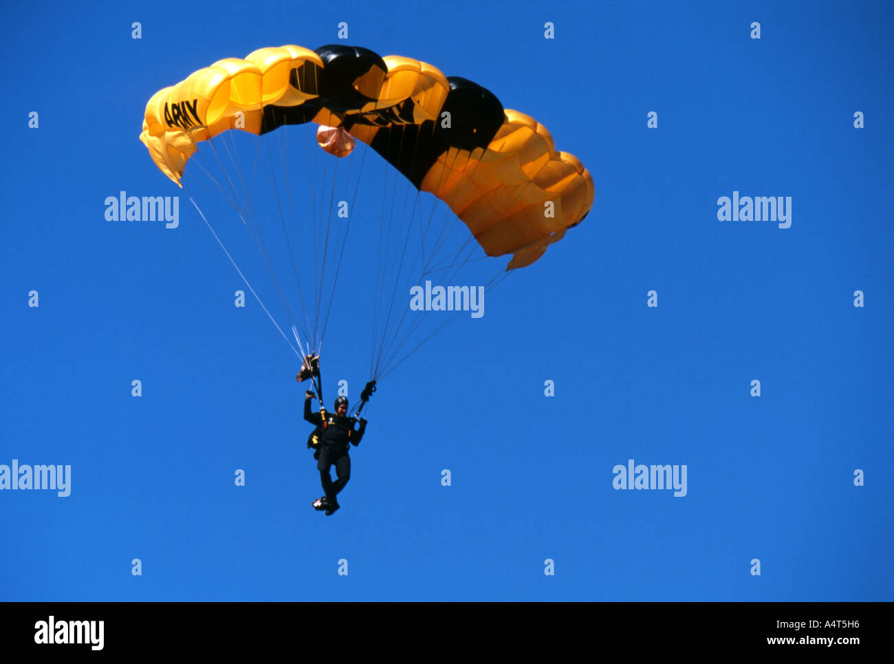 Landing strap hi-res stock photography and images - Alamy
