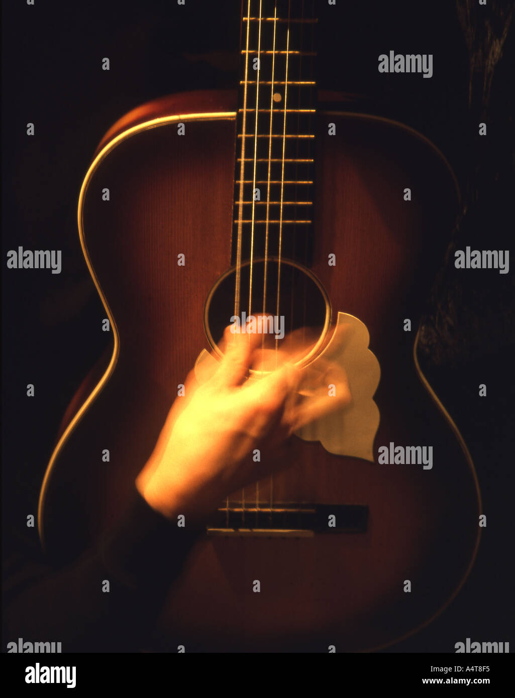 Guitarist on movement hi-res stock photography and images - Alamy