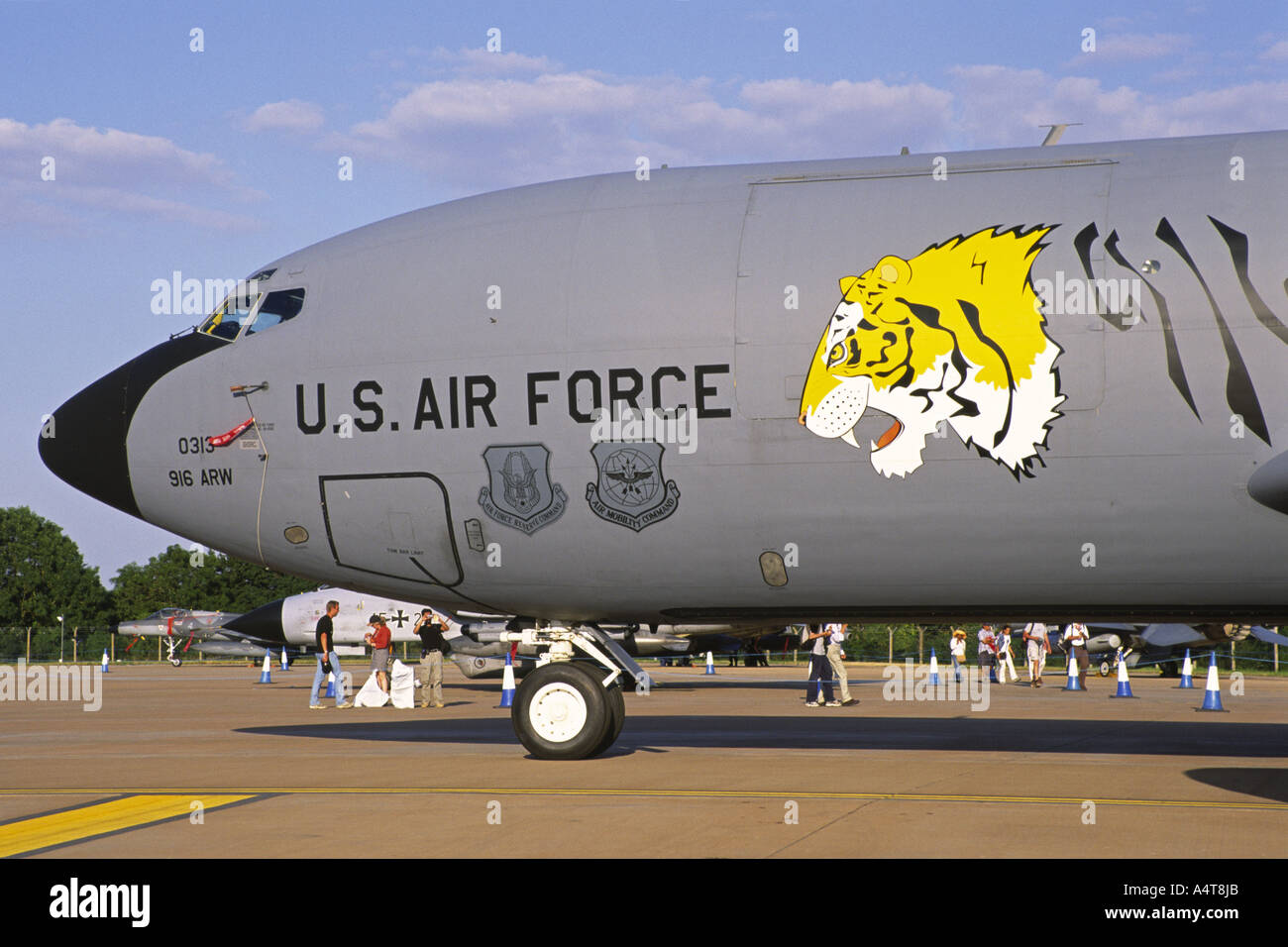 Kc 135 stratotanker tanker hi-res stock photography and images - Alamy