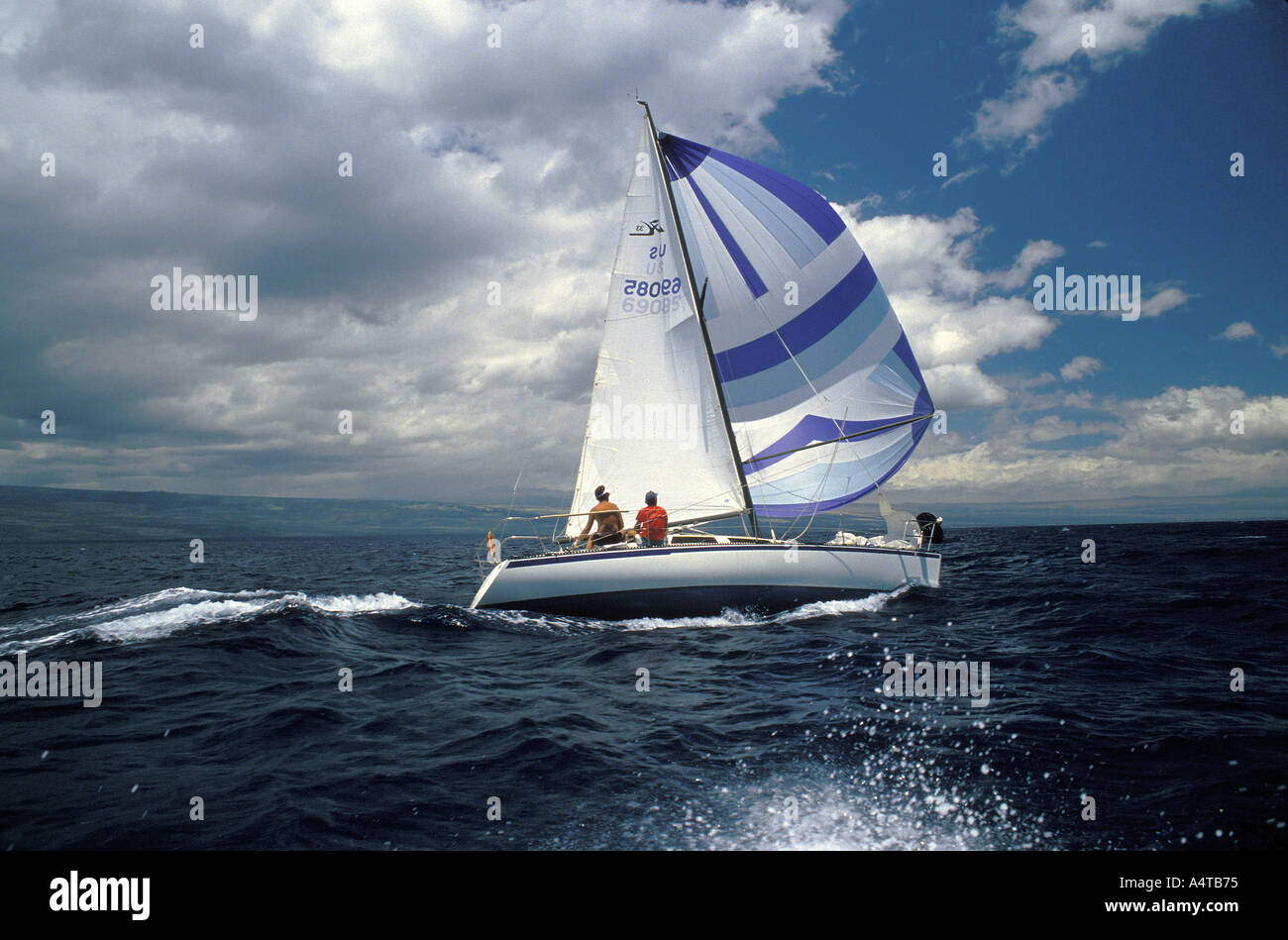 Sailing horizontal hi-res stock photography and images - Alamy