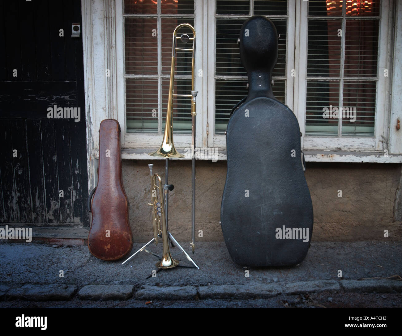 Musical instrument case cases hi-res stock photography and images - Alamy