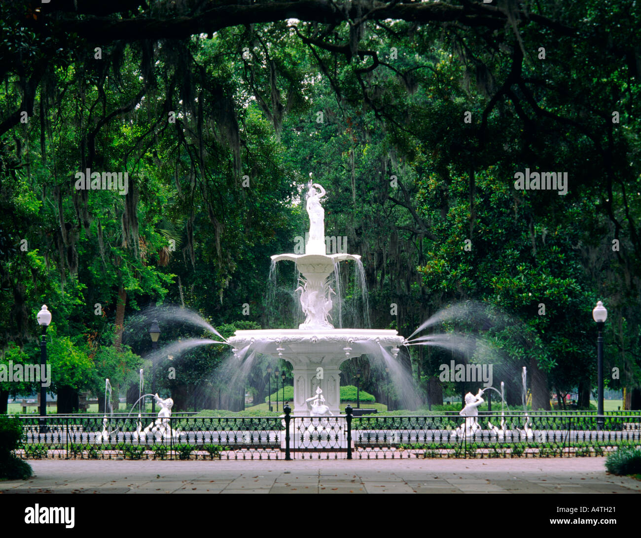 Fountain in centre of Forsyth Park in Savannah, Georgia, USA Stock ...