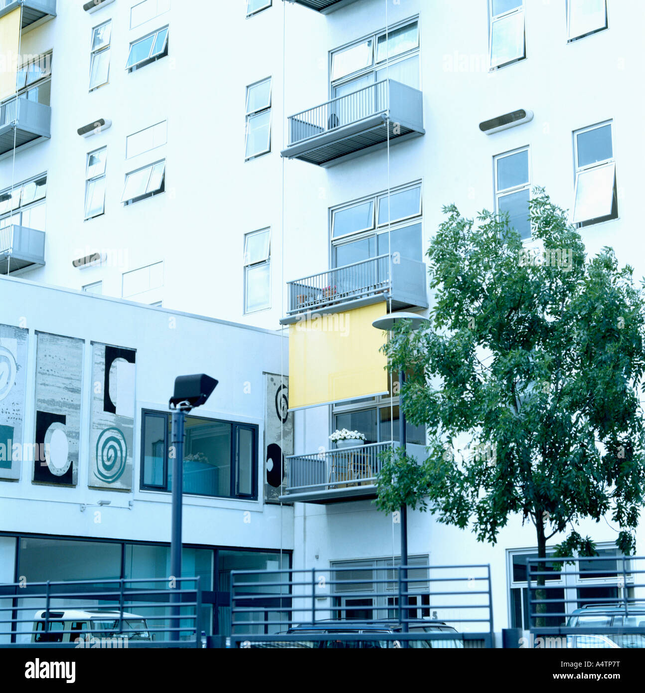 Exterior of modern apartment block in London Stock Photo - Alamy