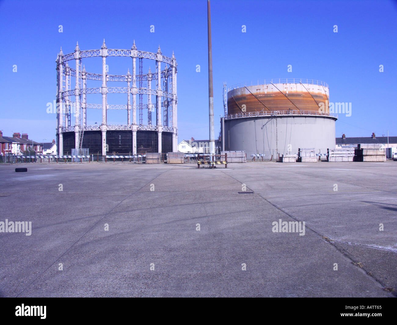 Gasometers hi-res stock photography and images - Alamy