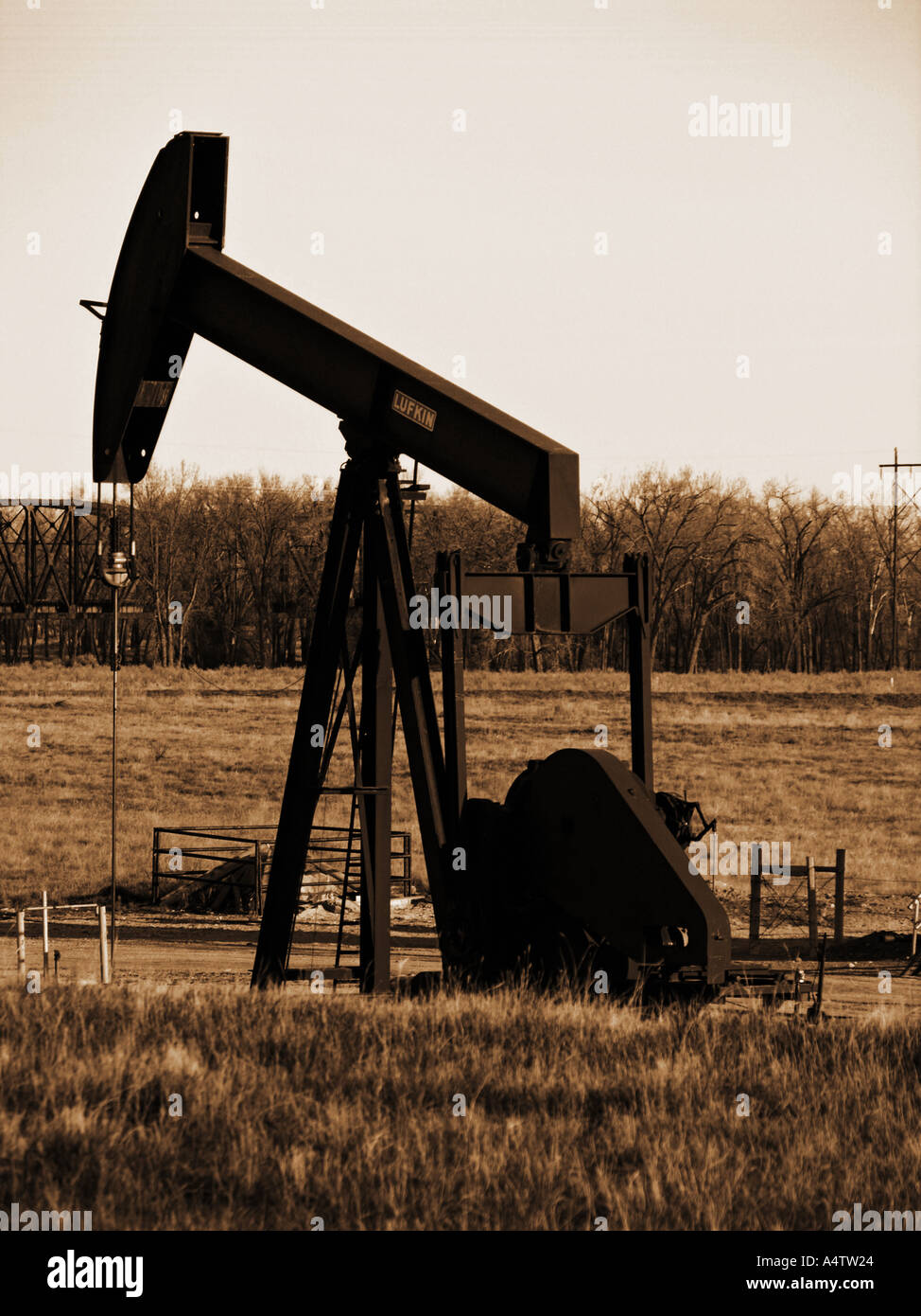 Oil pumps hi-res stock photography and images - Alamy