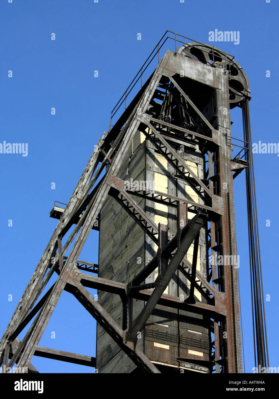 Lift Bridge Detail Stock Photo - Alamy