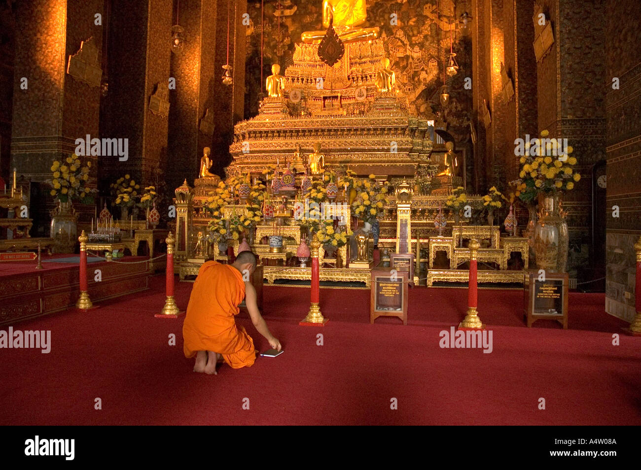 Monk initiation ceremony hi-res stock photography and images - Alamy