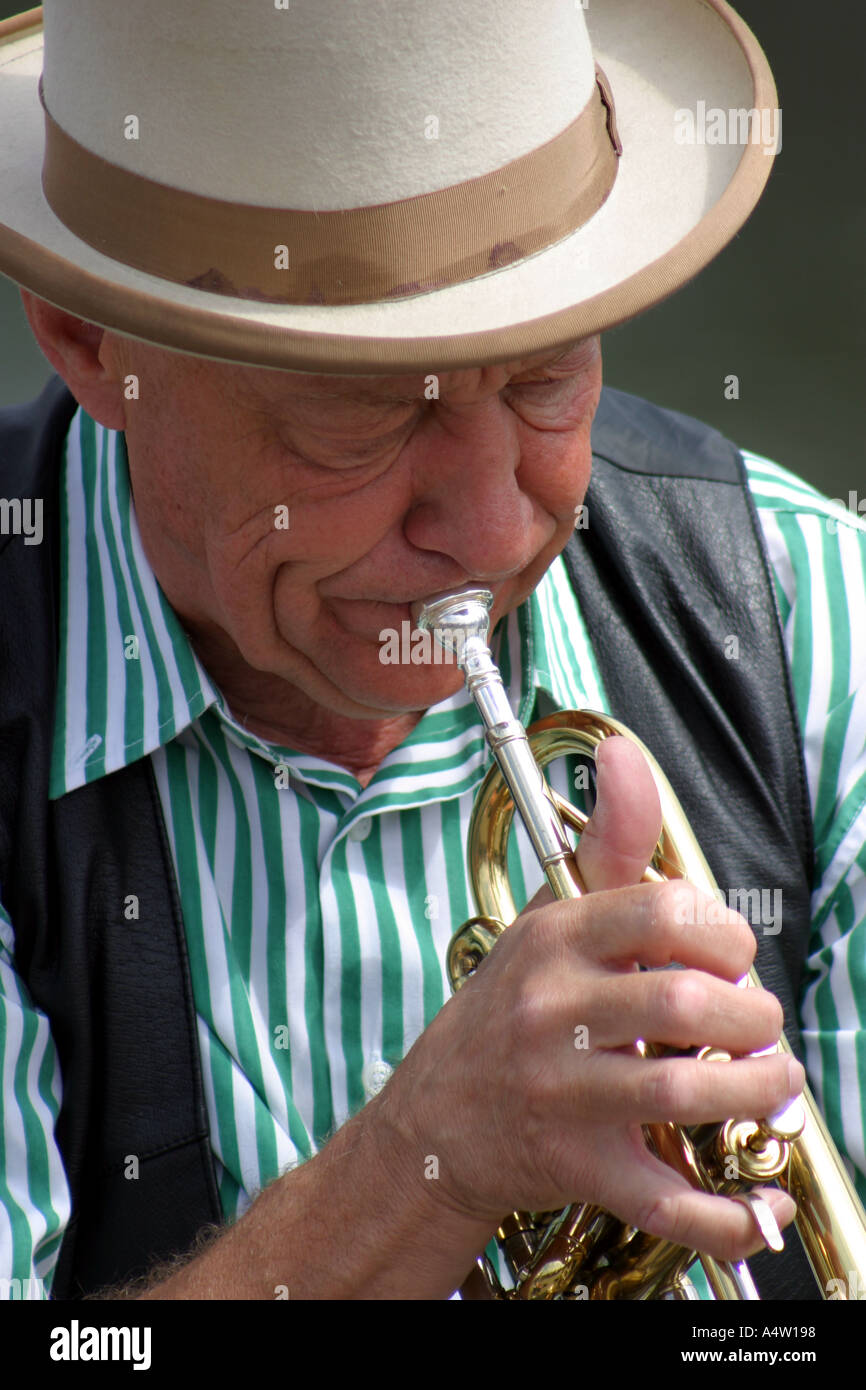 Instrument trumpet player hi-res stock photography and images - Alamy