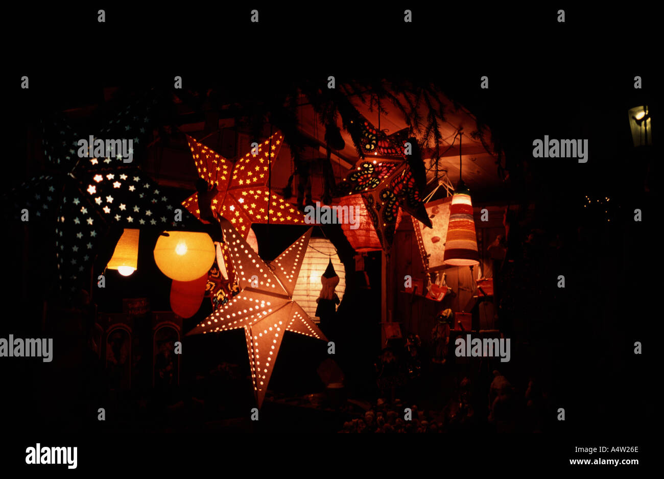 Stalls lampshades hi-res stock photography and images - Alamy