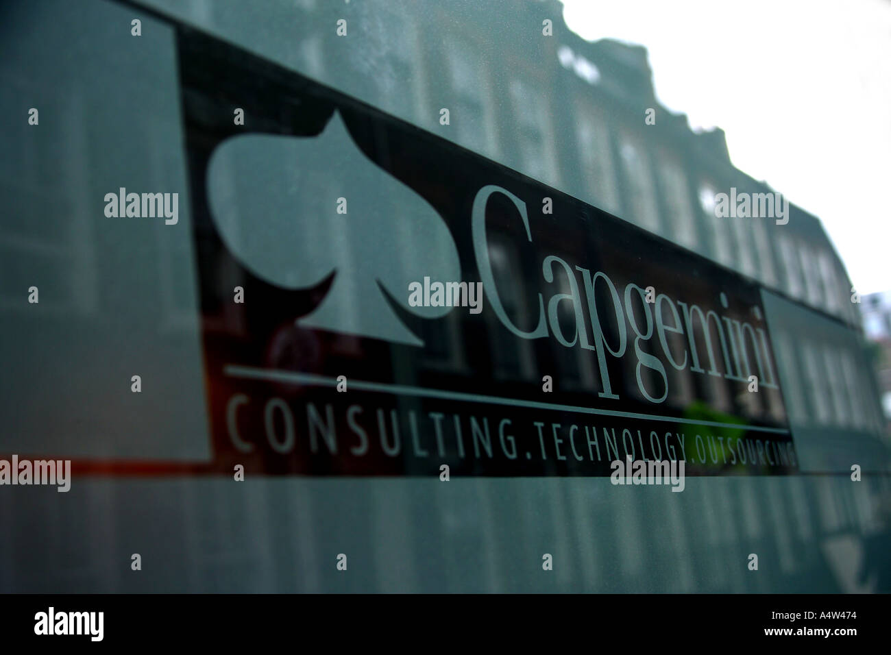 Ernst And Young Logo Stock Photos & Ernst And Young Logo Stock Images ...