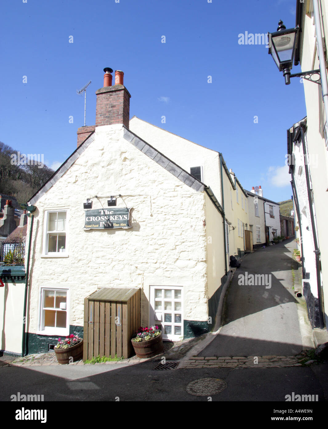THE PICTURESQUE VILLAGE OF CAWSAND ON THE CORNISH COASTLINE ENGLAND UK ...