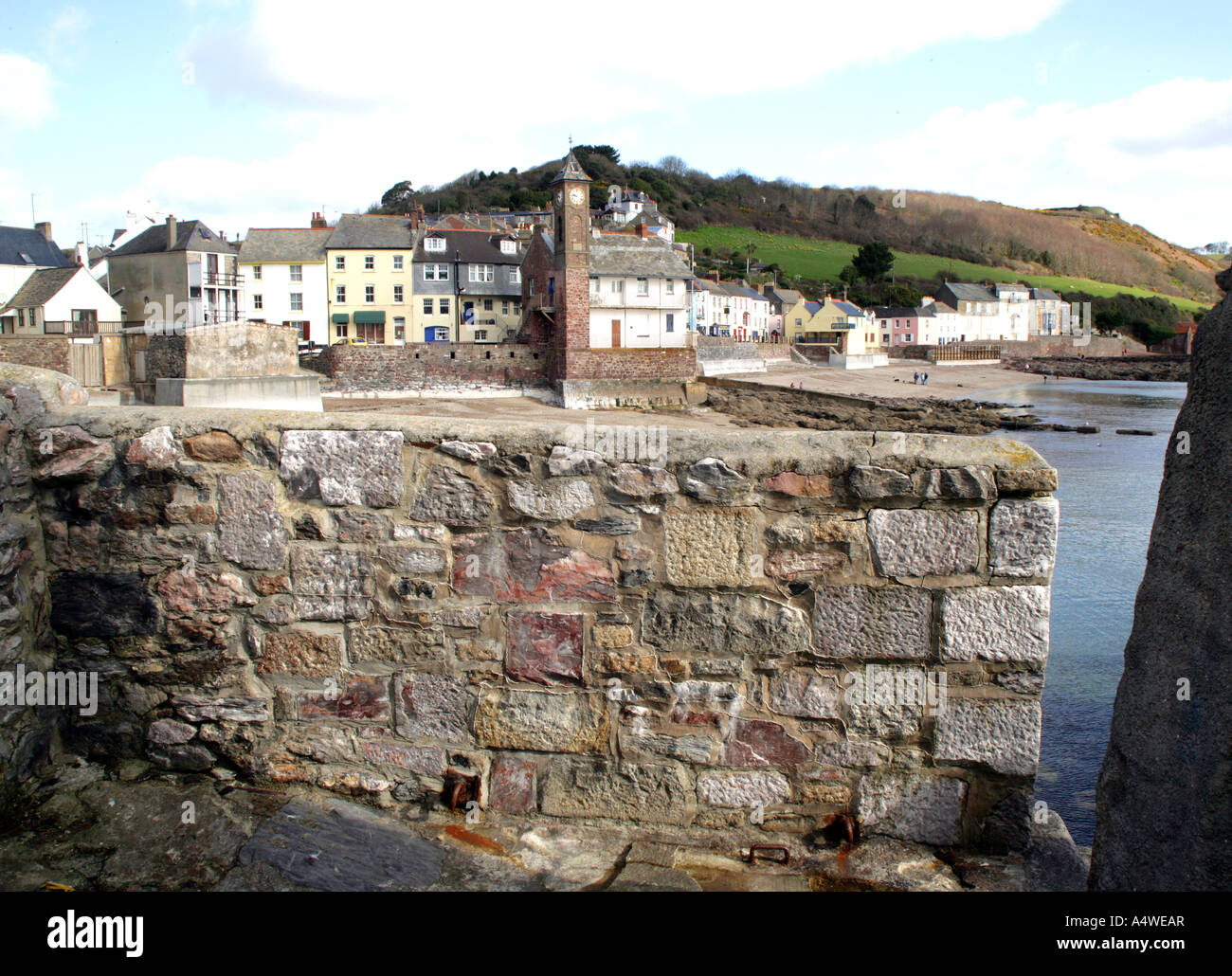 THE PICTURESQUE VILLAGE OF CAWSAND ON THE CORNISH COASTLINE ENGLAND UK ...