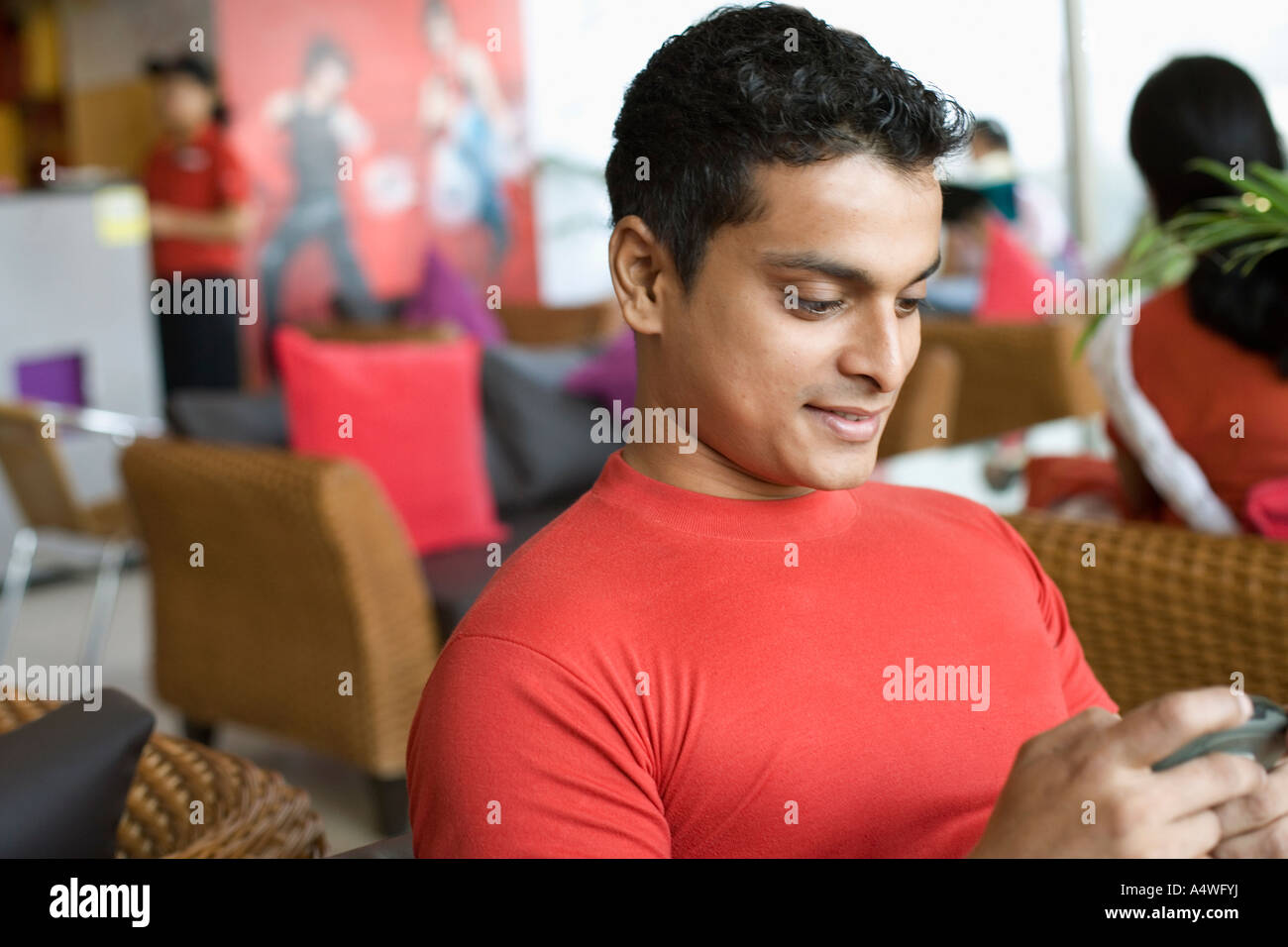 Man text messaging Stock Photo - Alamy