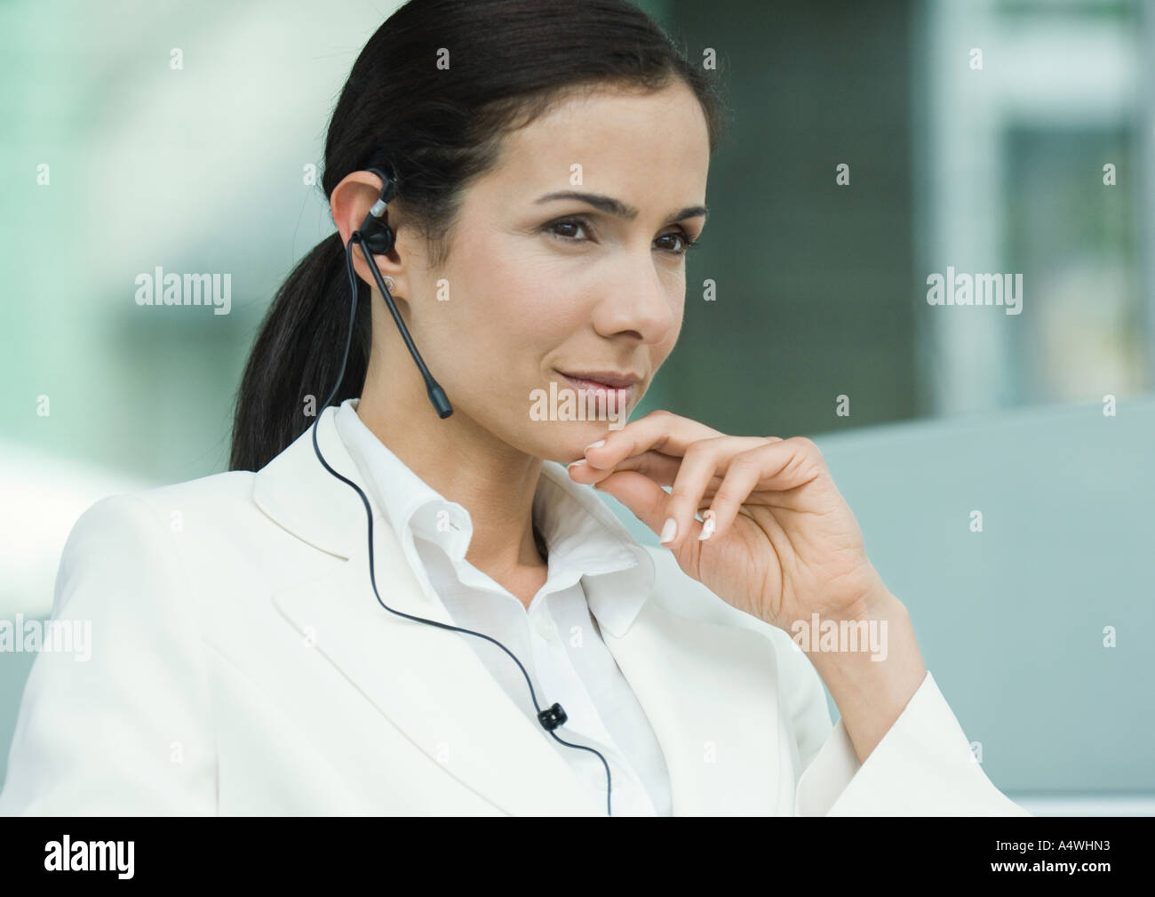 Portrait operators using headsets hi-res stock photography and images ...