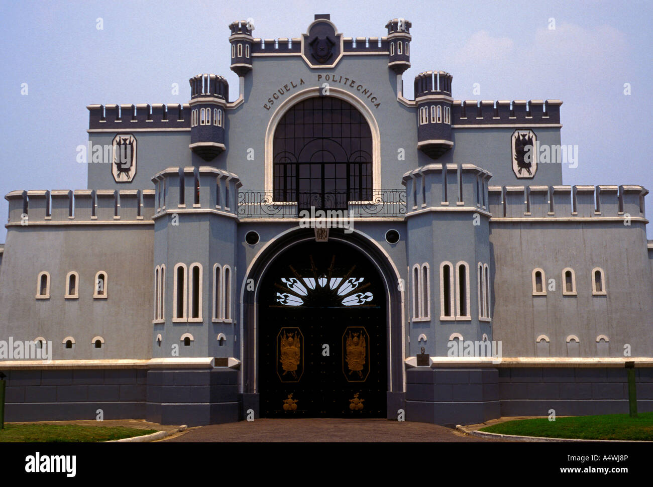 Guatemala school building hi-res stock photography and images - Alamy