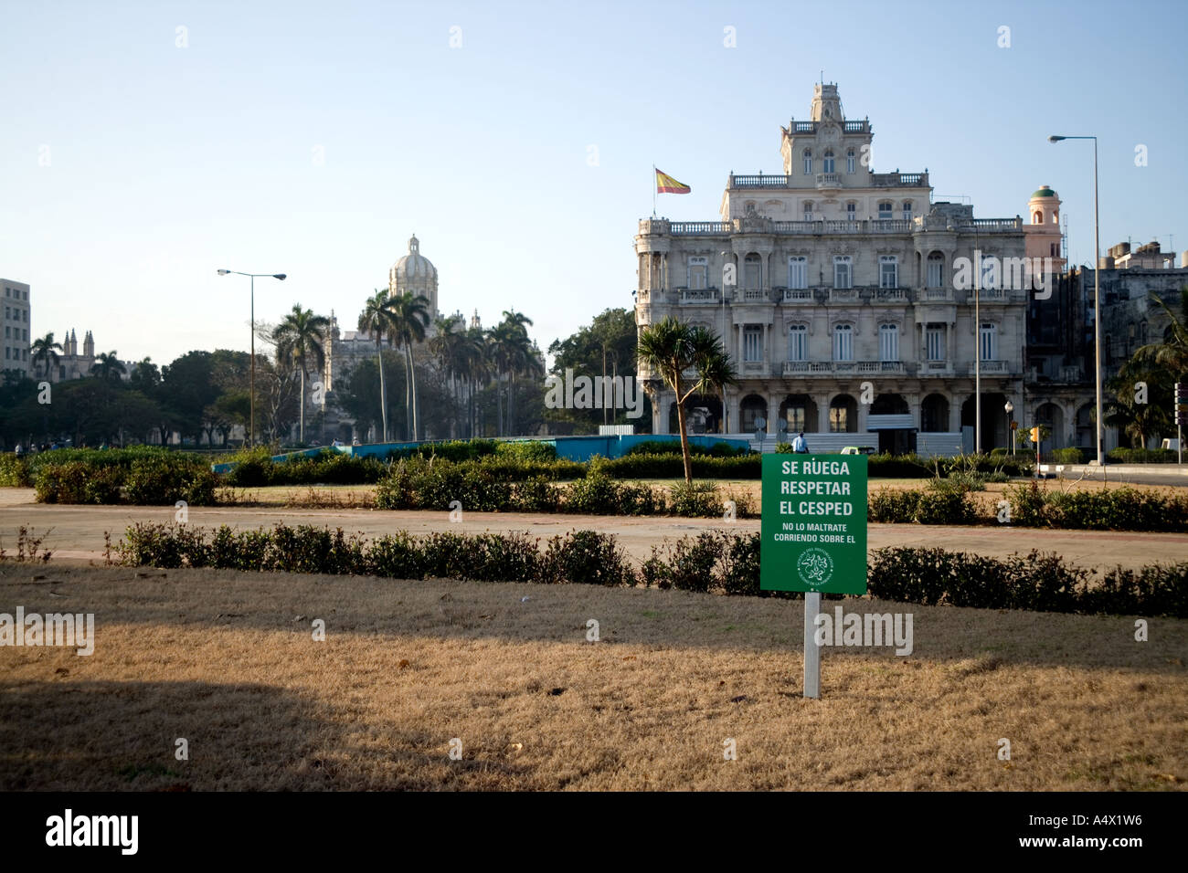 Spanish embassy havana hi-res stock photography and images - Alamy
