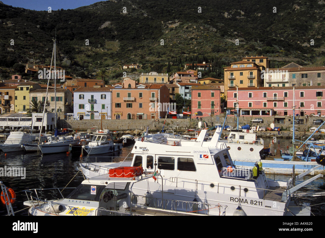 Isola del giglio grosseto hi-res stock photography and images - Alamy