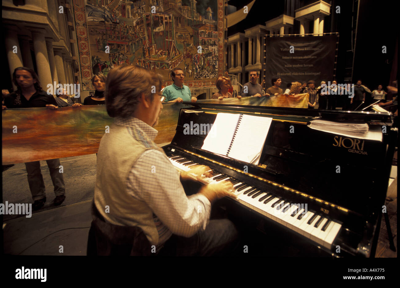 Rehersal hi-res stock photography and images - Alamy