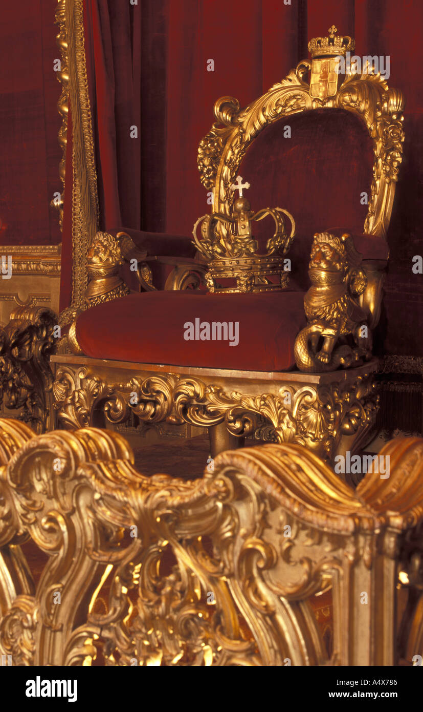 Throne Stock Photos & Throne Stock Images - Alamy