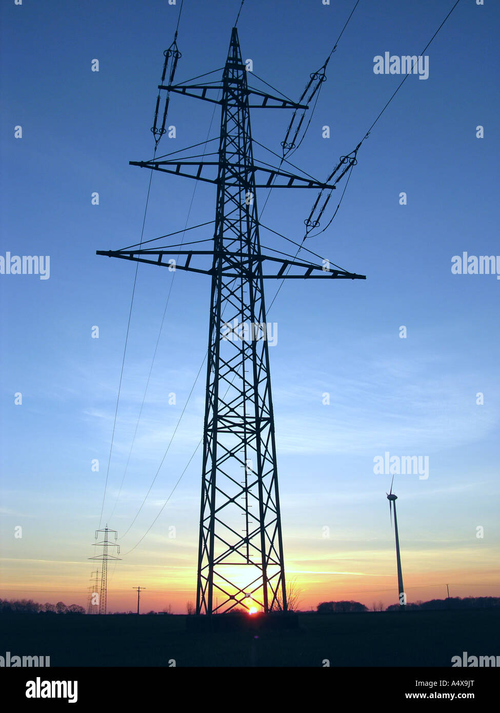 Lead pole hi-res stock photography and images - Alamy