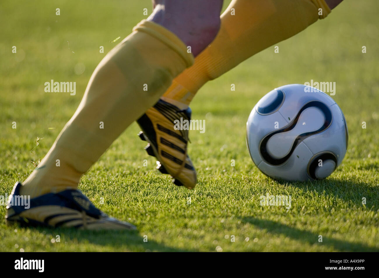 Footballers legs hi-res stock photography and images - Alamy