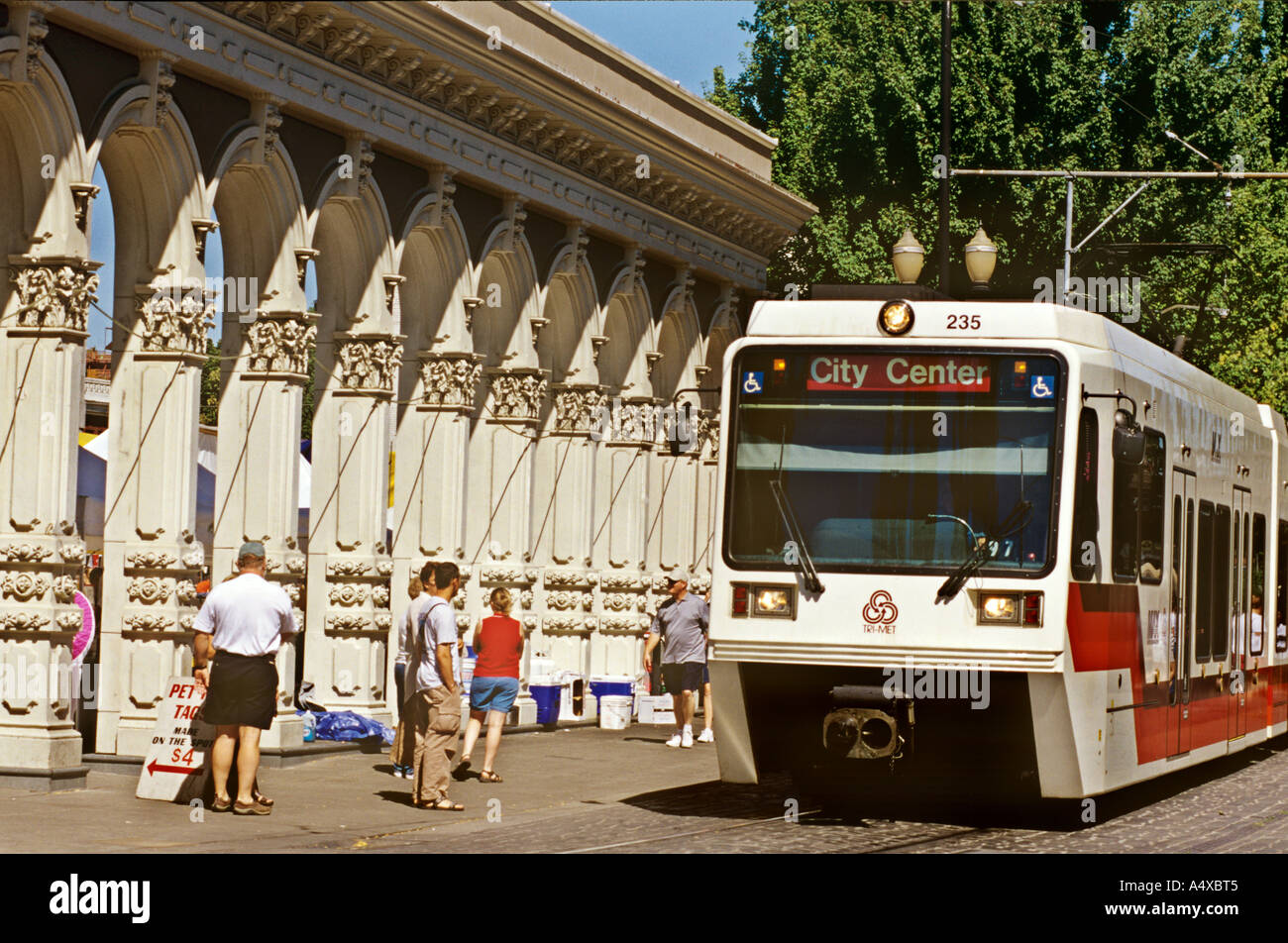 Mass Transit Systems High Resolution Stock Photography and Images - Alamy