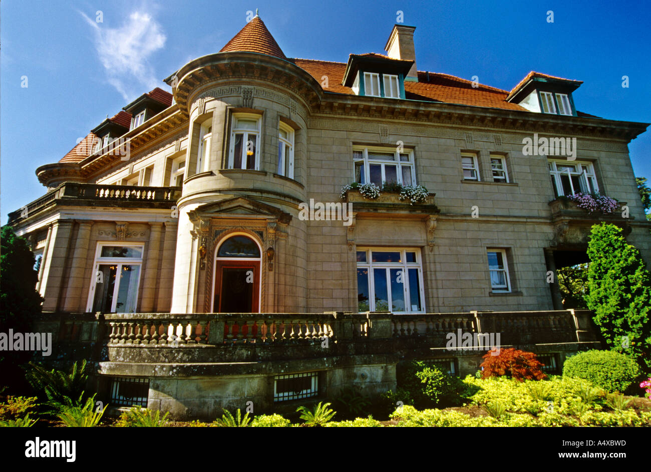 Pioneer mansion hi-res stock photography and images - Alamy