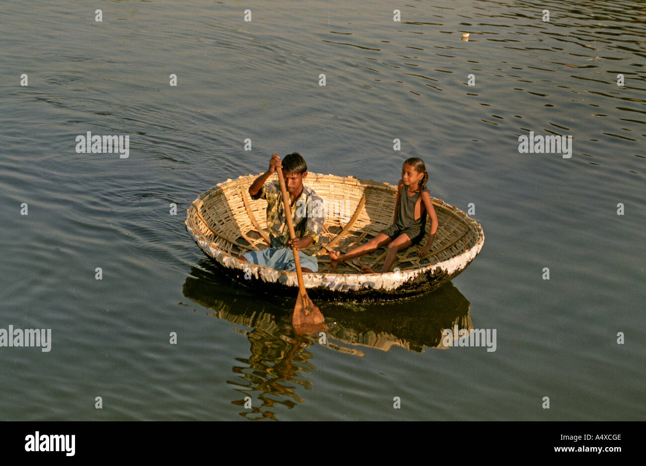 Traditional round boat Stock Photo - Alamy