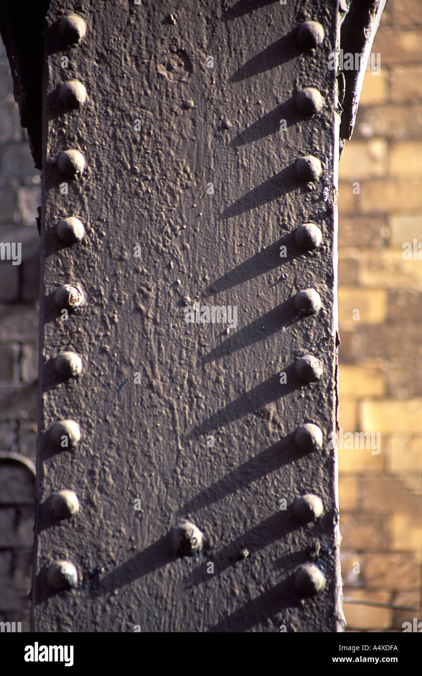 VICTORIAN ENGINEERING Iron girder and pop rivets Stock Photo - Alamy