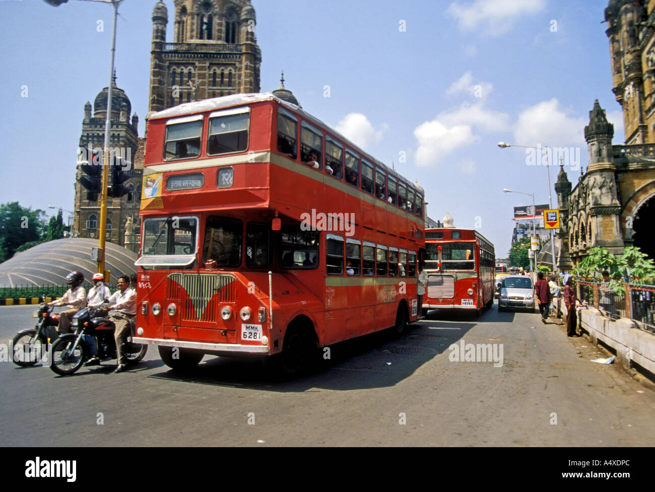 Double decker bus mumbai hi-res stock photography and images - Alamy