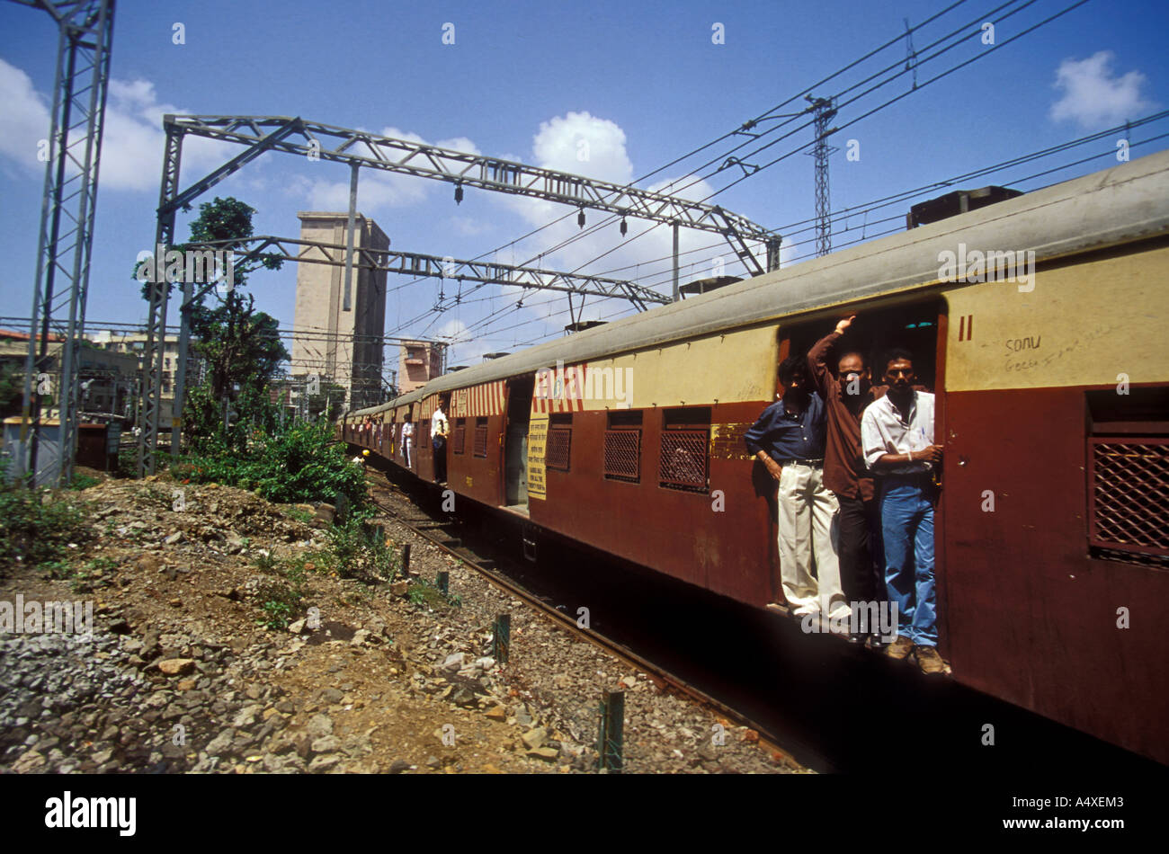 Local train Mumbai Stock Photo - Alamy