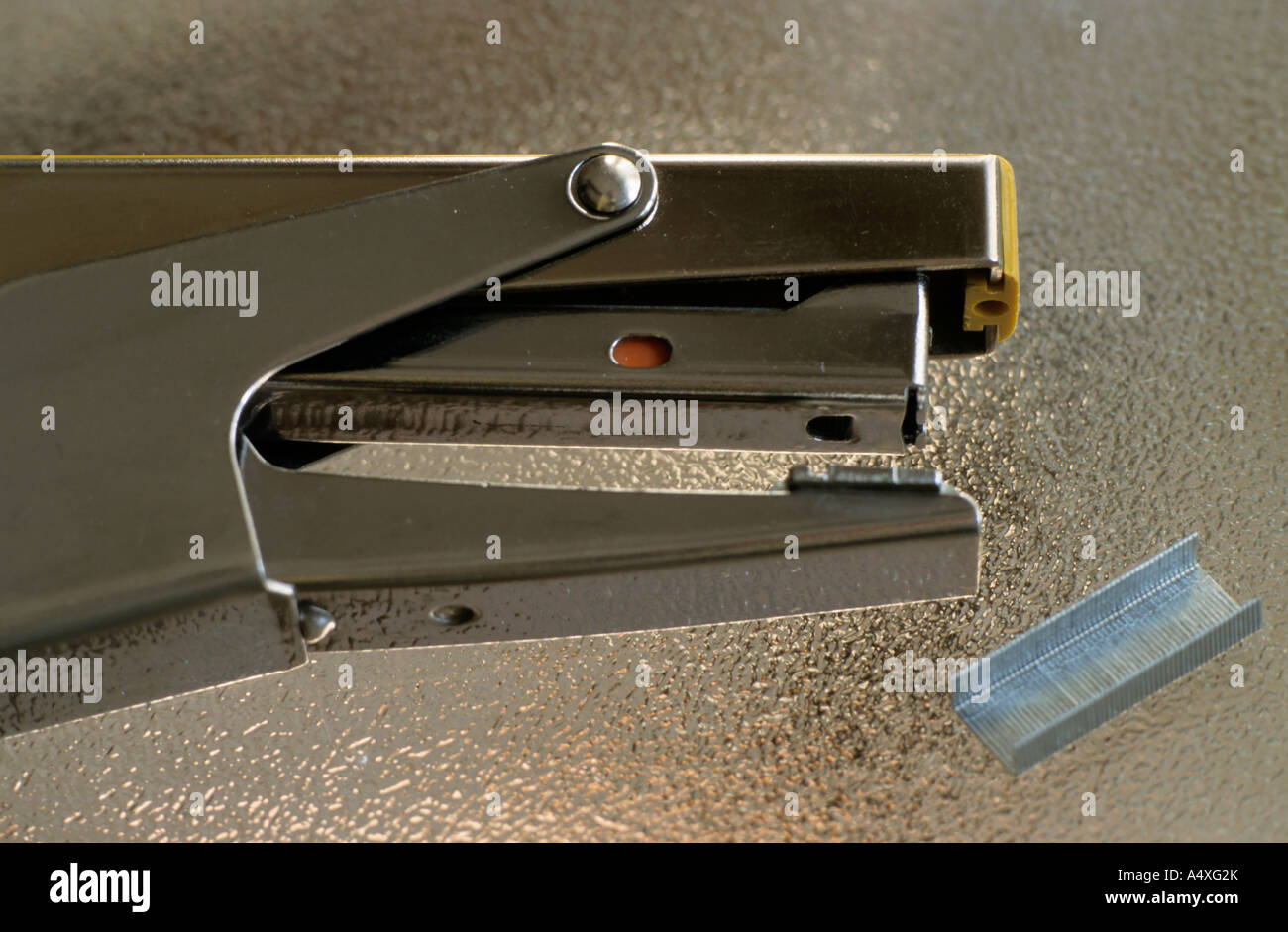 Stapler And Staples Stock Photo - Alamy