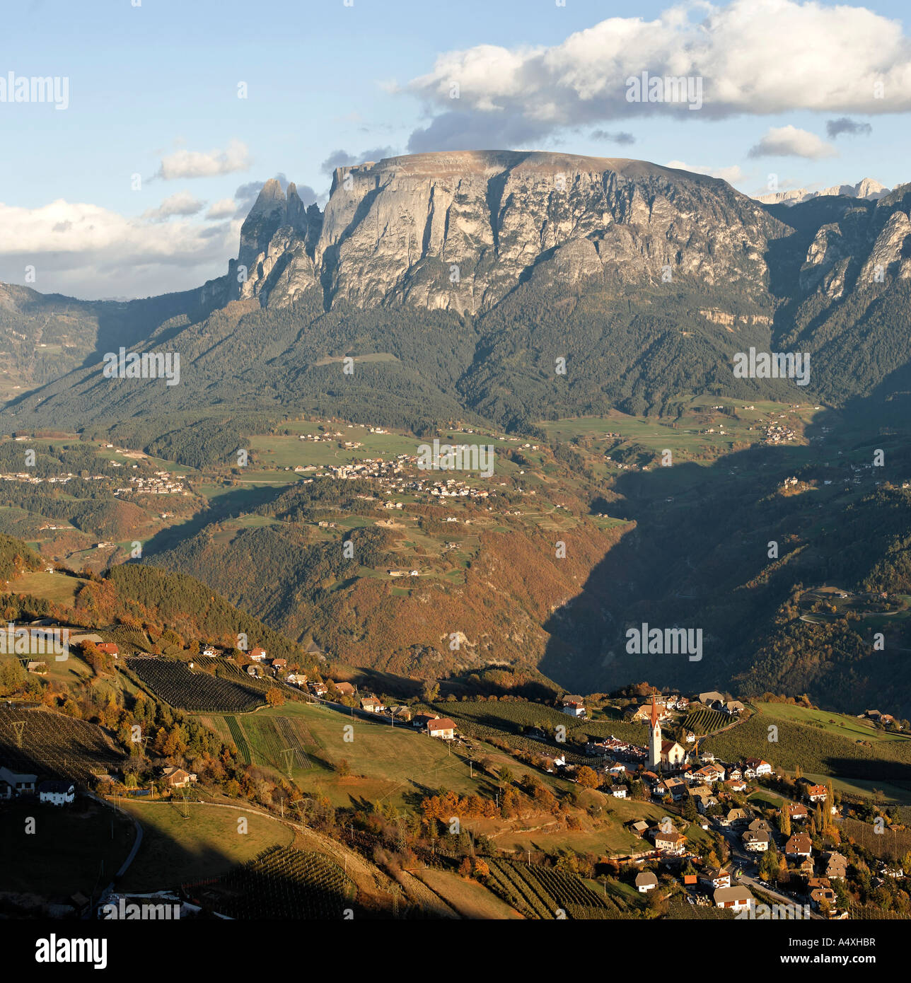 Village of Unterinn and mountain Schlern, South Tyrol, Italy Stock ...