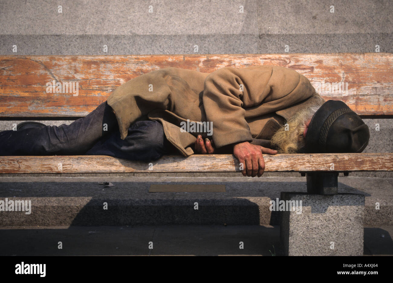 Bench homeless tramp hi-res stock photography and images - Alamy